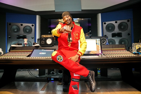 The 7 Most Snoopish Things Seen at Snoop Dogg's Compound | Leafly